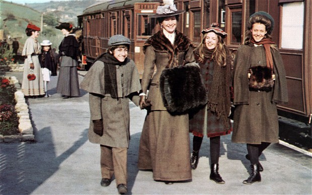 The Railway Children ***** (1970, Dinah Sheridan, Bernard Cribbins ...