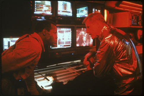 Predator 2 **** (1990, Danny Glover, Gary Busey, Bill Paxton, Kevin ...
