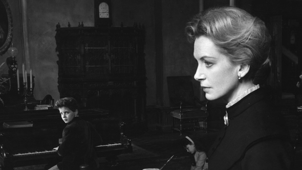 The Innocents ***** (1961, Deborah Kerr, Peter Wyngarde, Megs Jenkins ...