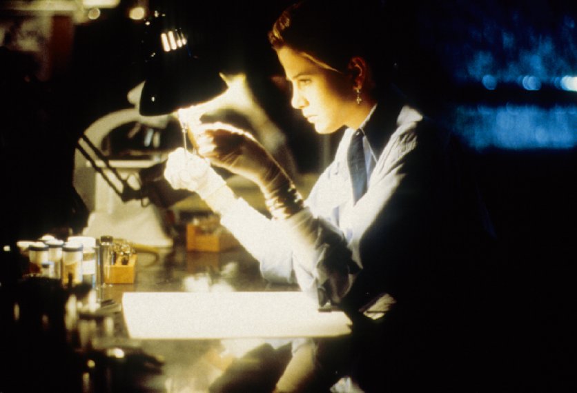 Mimic **** (1997, Mira Sorvino, Jeremy Northam, Alexander Goodwin ...