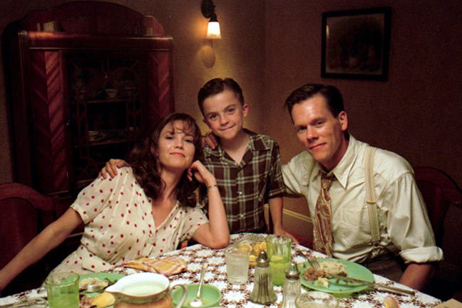 Diane Lane, Frankie Muniz, and Kevin Bacon are the Morris family in My ...