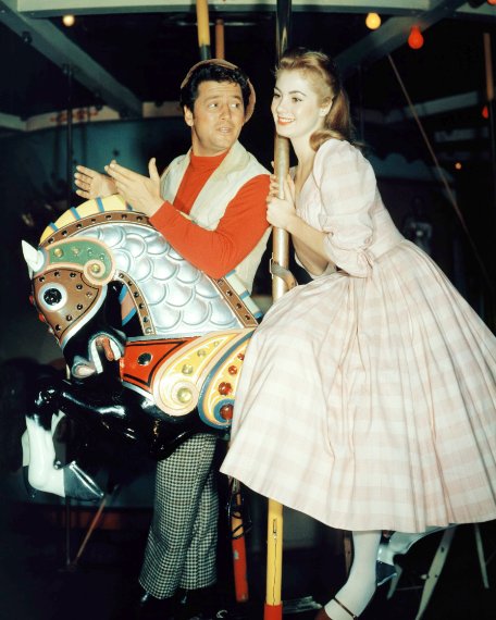Carousel ***** (1956, Gordon MacRae, Shirley Jones, Cameron Mitchell ...