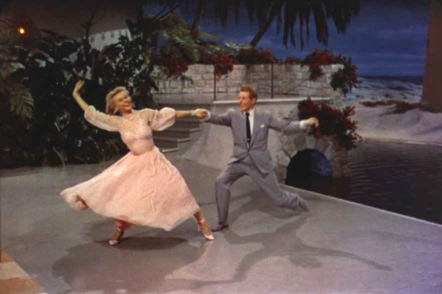 White Christmas **** (1954, Bing Crosby, Danny Kaye, Rosemary Clooney ...