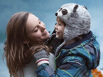 Room **** (2015, Brie Larson, Jacob Tremblay, Joan Allen, William H ...